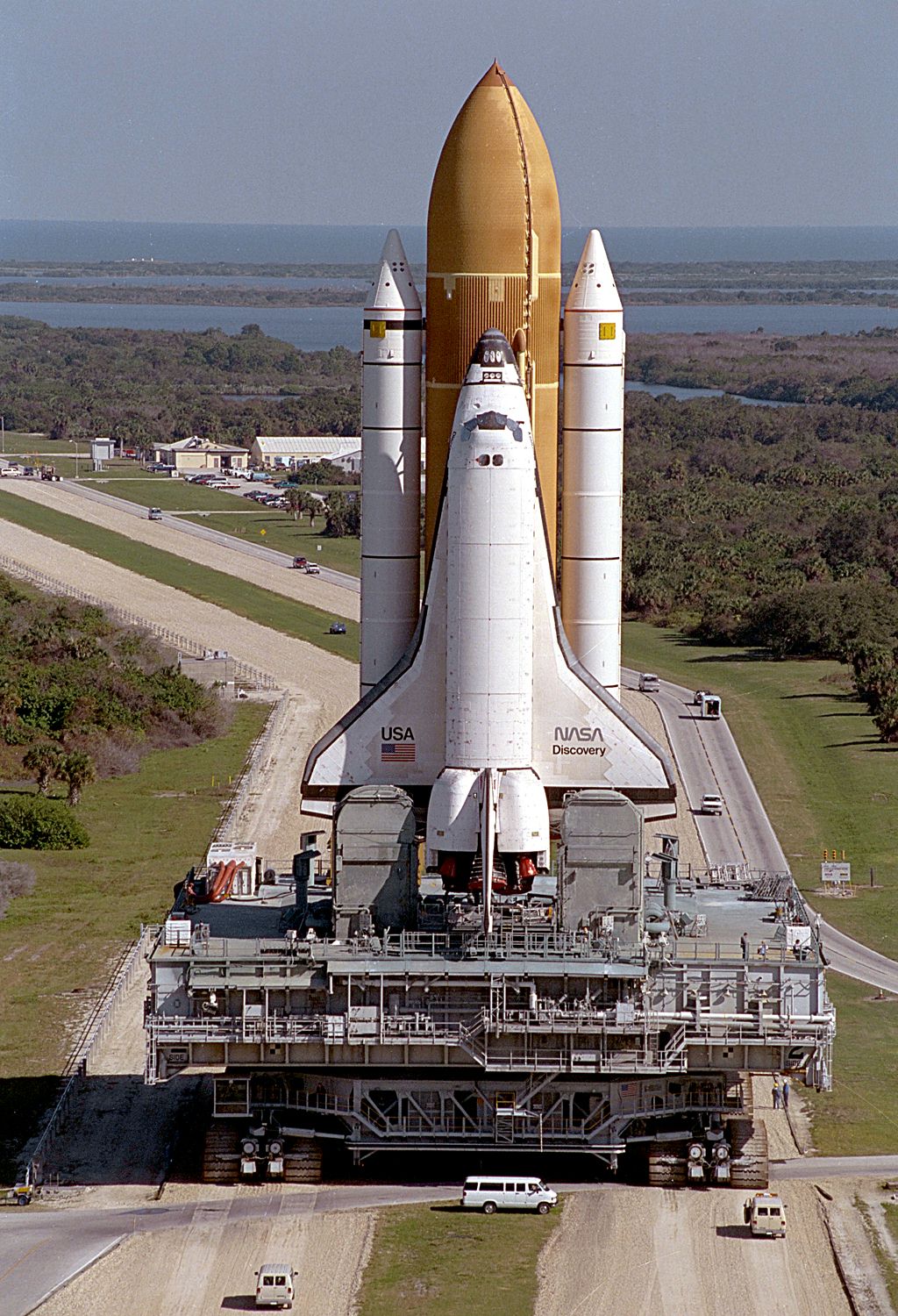 Space Shuttle Launch Pad 39A with Challenger STS-6 (1:144)